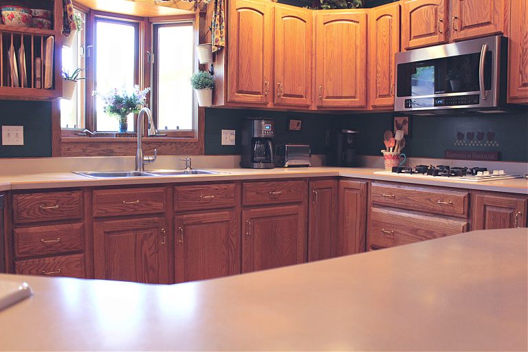 Storing Appliances in a Pantry - Declutter in Minutes