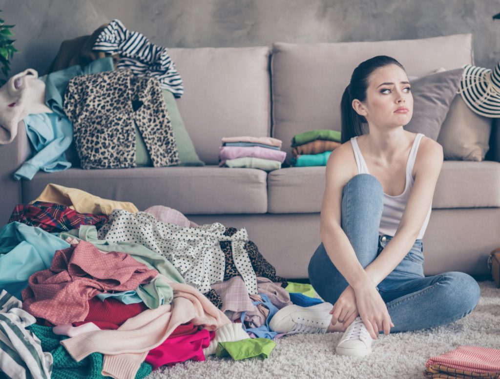 How to Declutter A Family Room - Declutter in Minutes