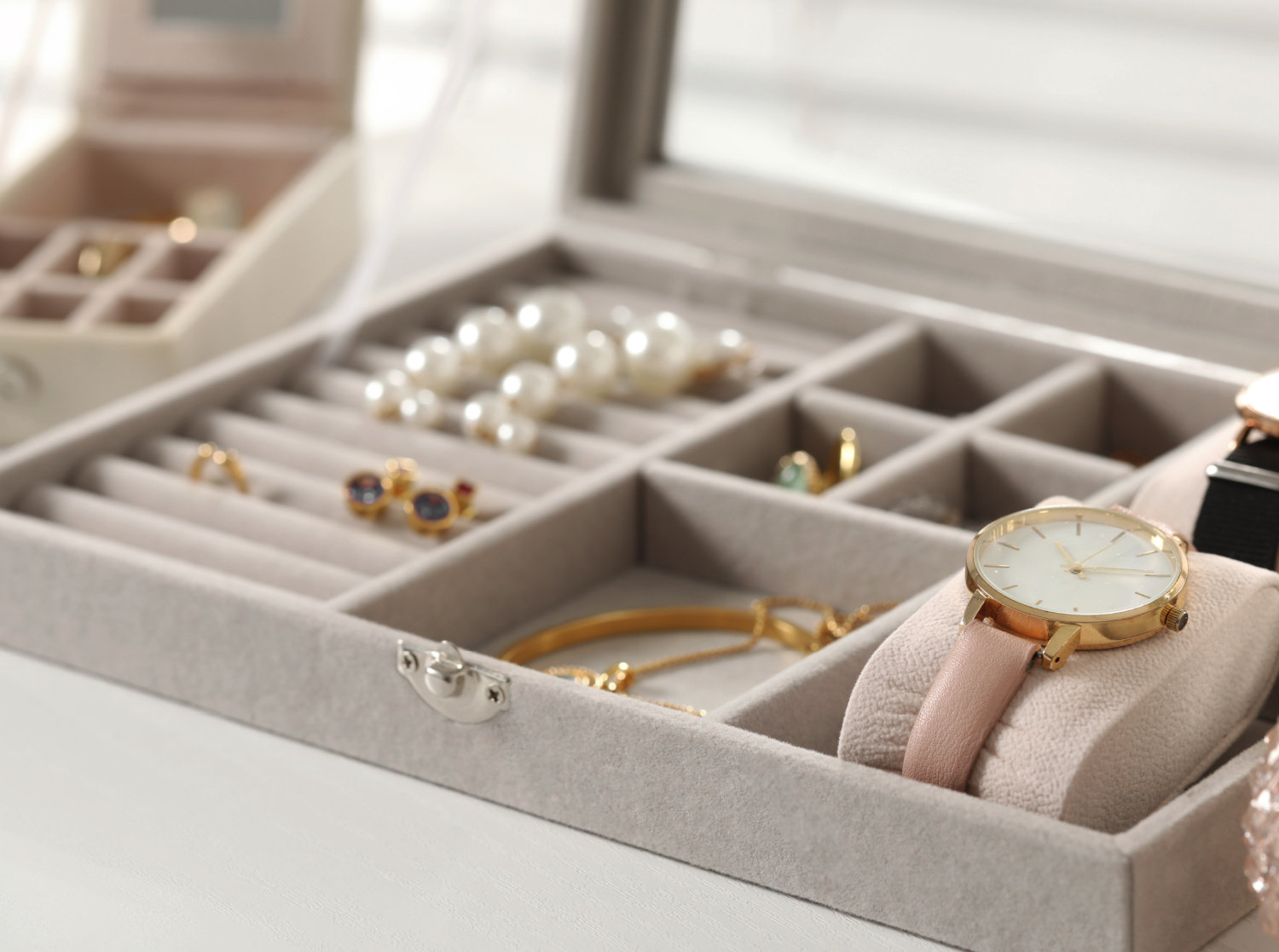 Declutter Dresser Top for Organized Living - Declutter in Minutes