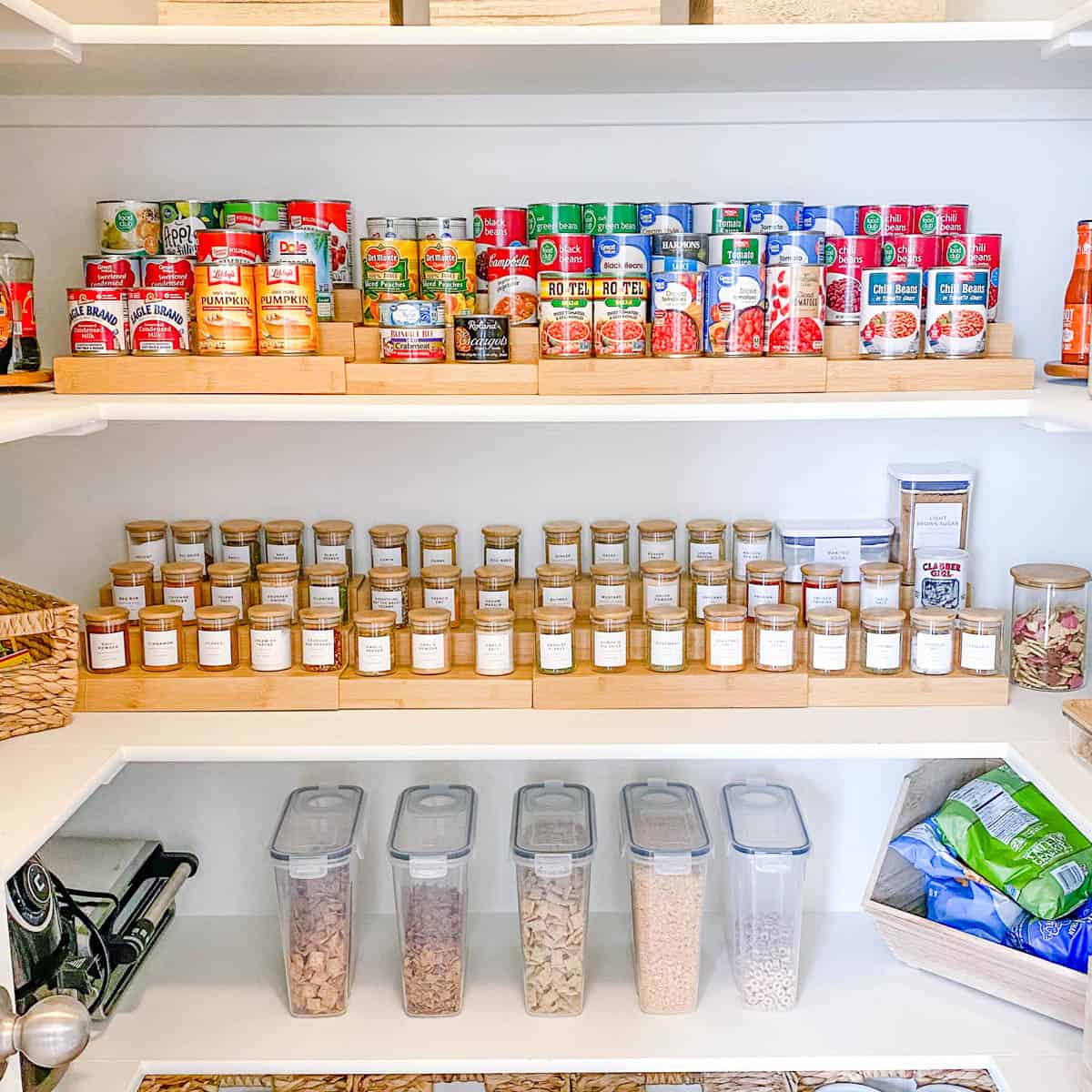 Ways to Organize a Pantry and Maximize Storage Space - Declutter in Minutes