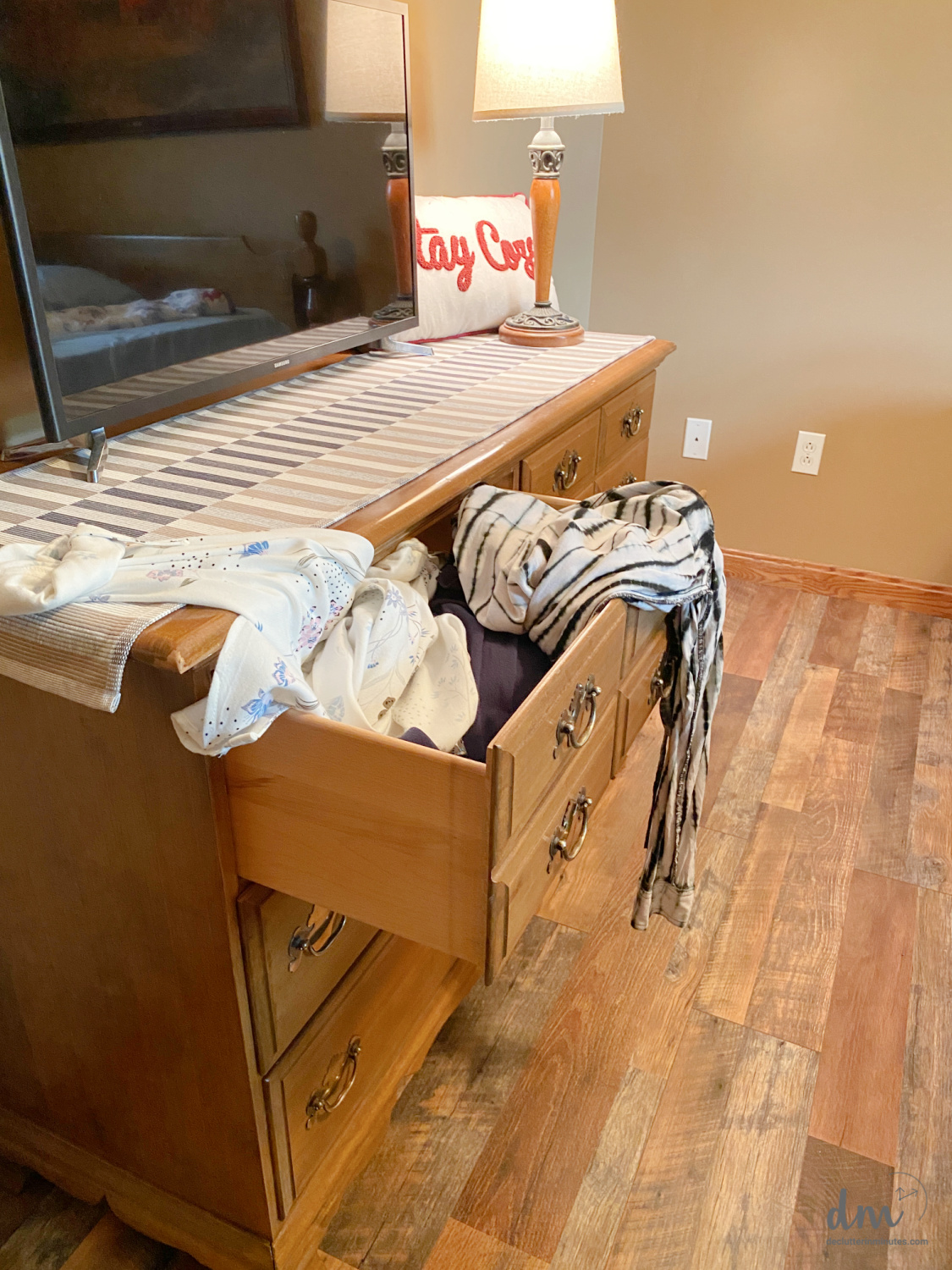 What to Put in Closet vs Dresser: A Complete Guide - Declutter in Minutes