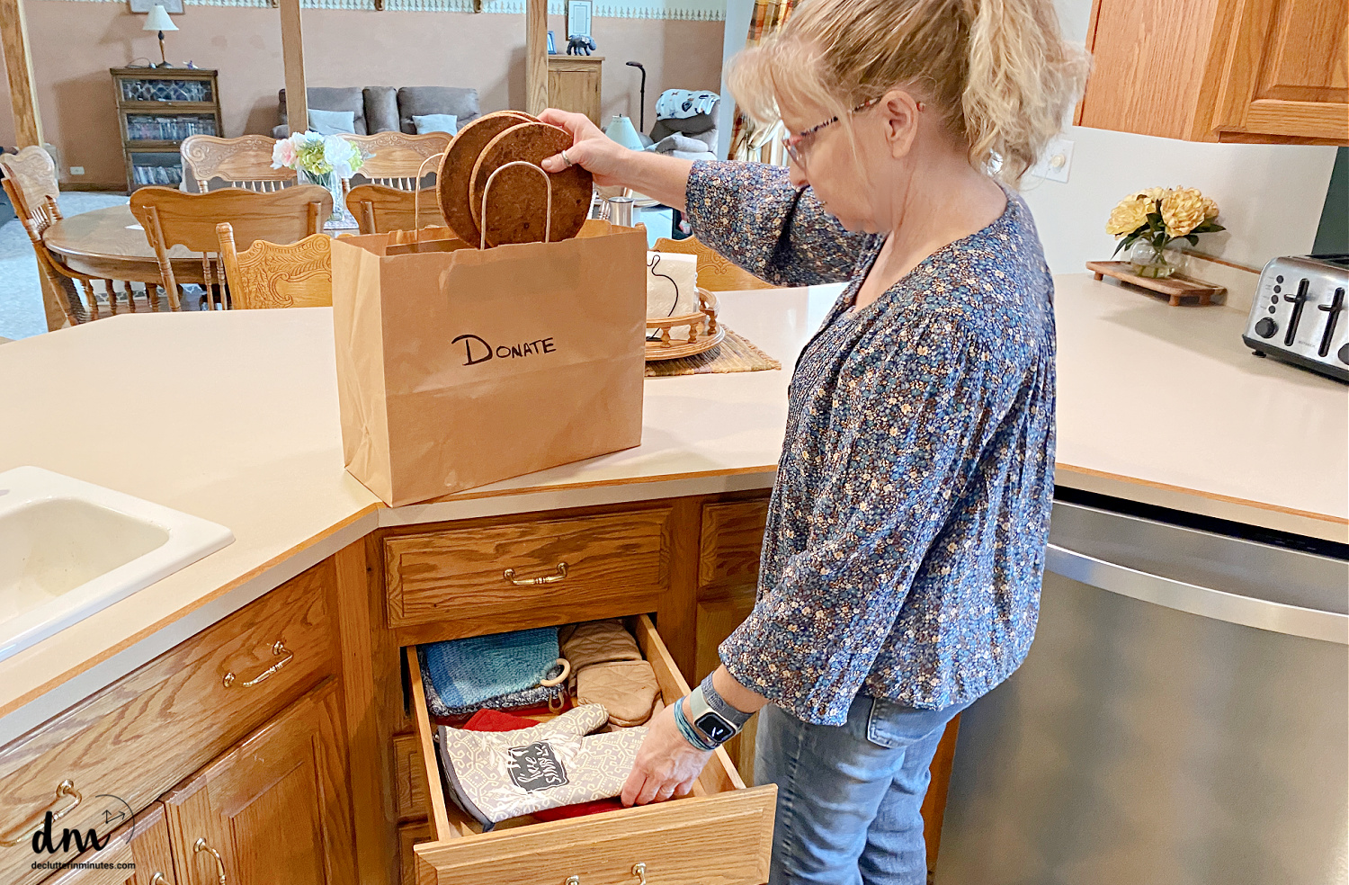 Downsizing Method for Beginners: A Step by Step Guide - Declutter in ...